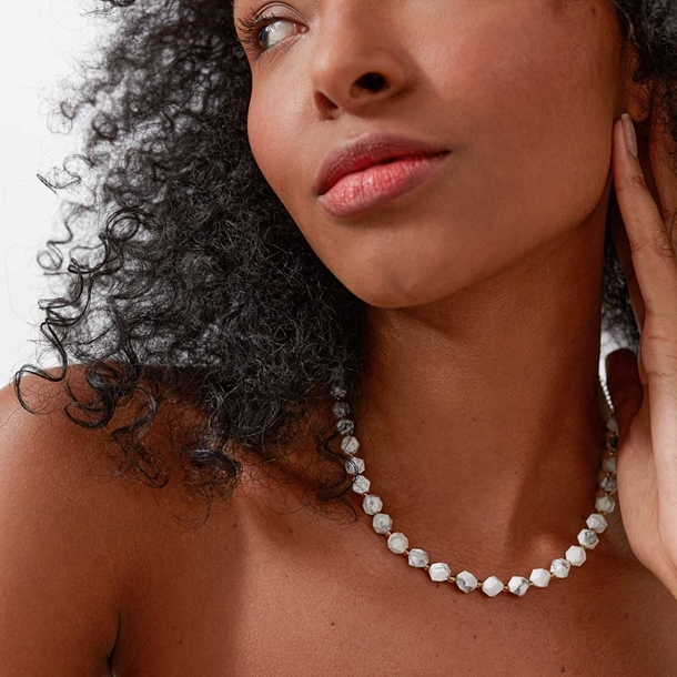 Colar Howlita Off White - Misha por Mica Rocha