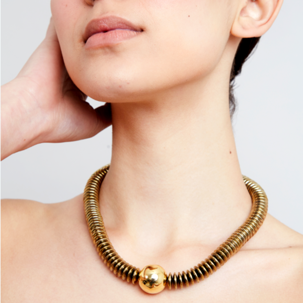 Colar Discos Hematitas Collab Helena Bordon - Misha por Mica Rocha